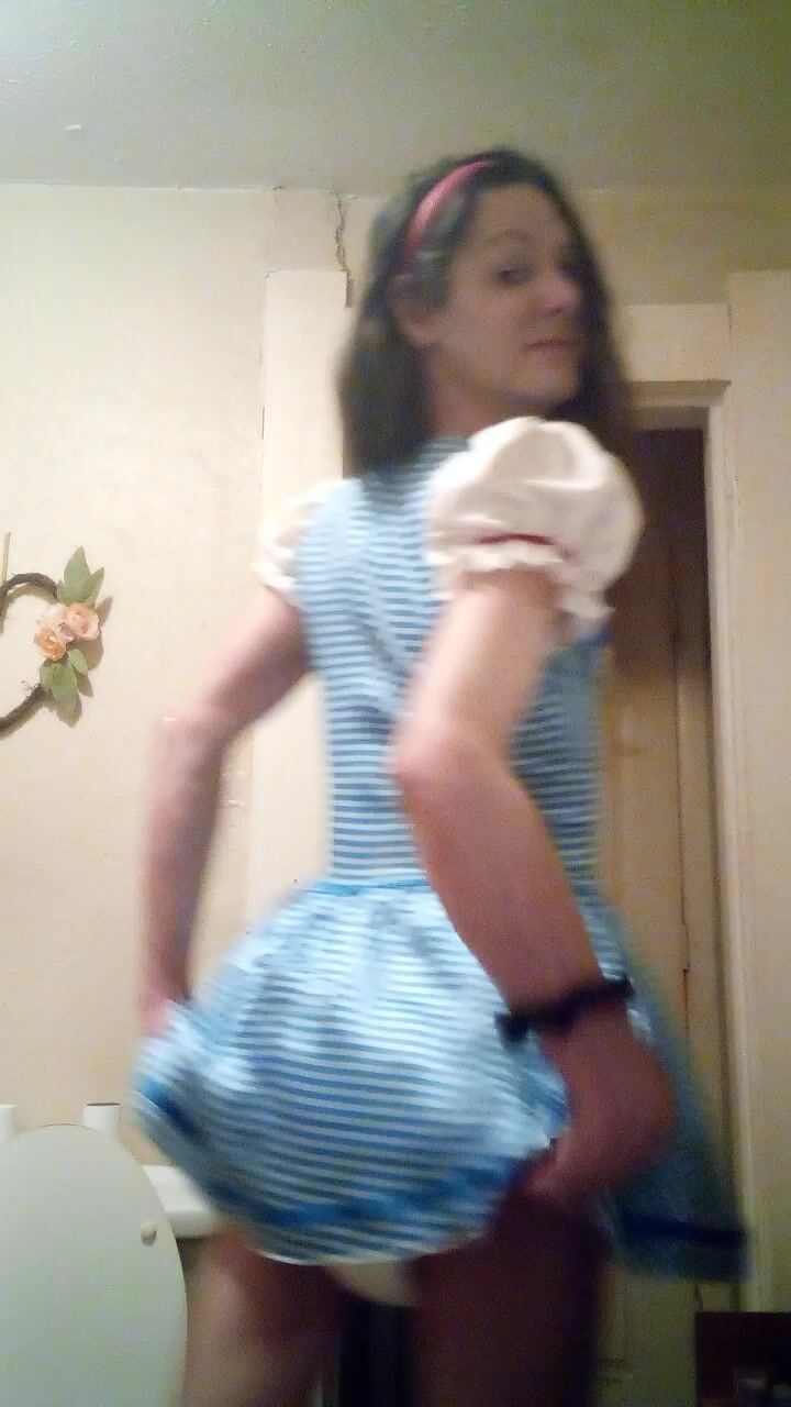 Sissy Princess Millie Wets Diaper